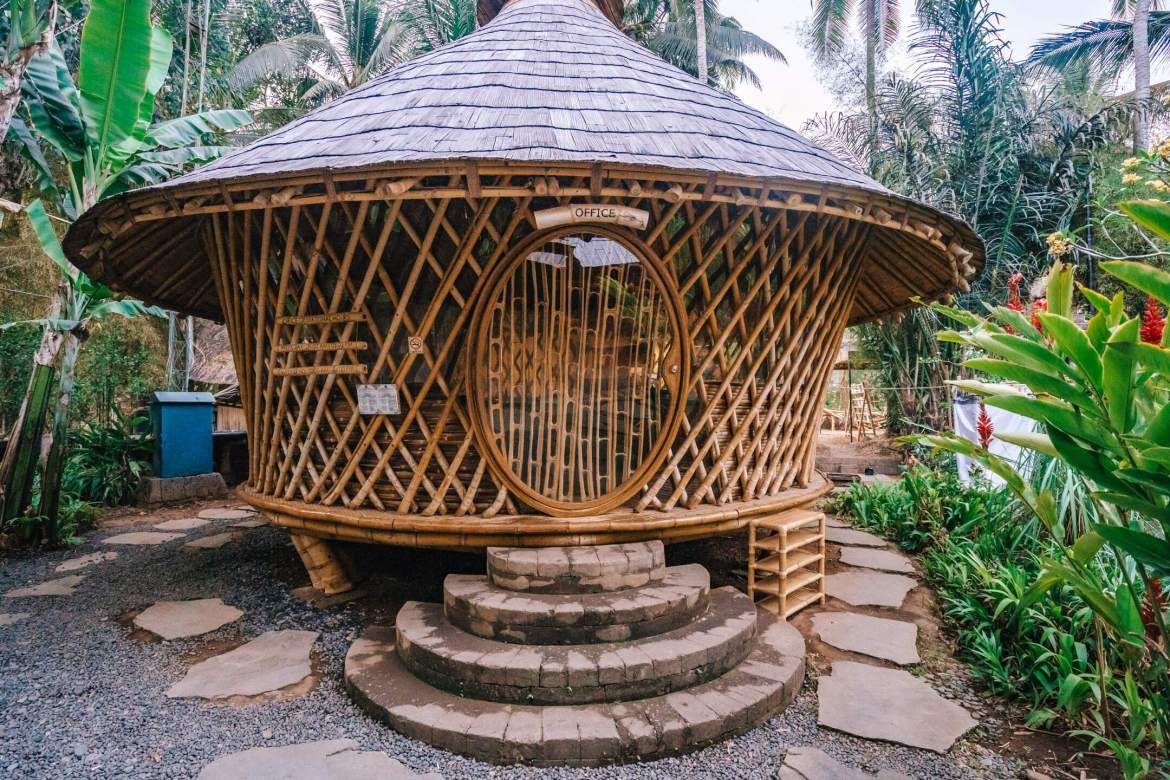 Green As Grass: An All-Bamboo Building Inspires in Bali | Perez